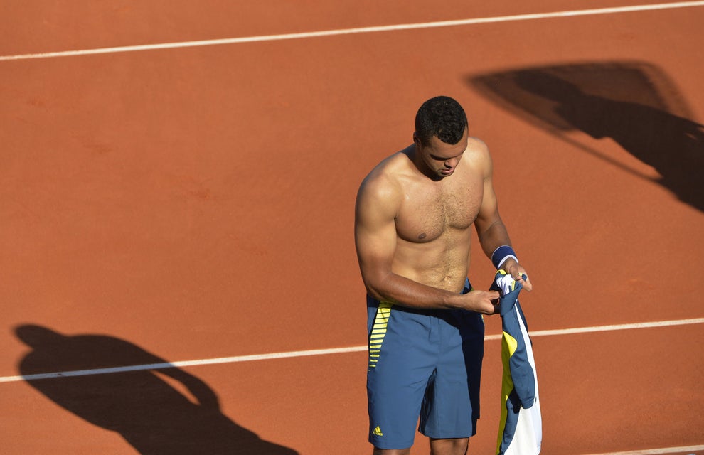 Literally Just 29 Pictures Of Tennis Players Taking Off Their Shirts