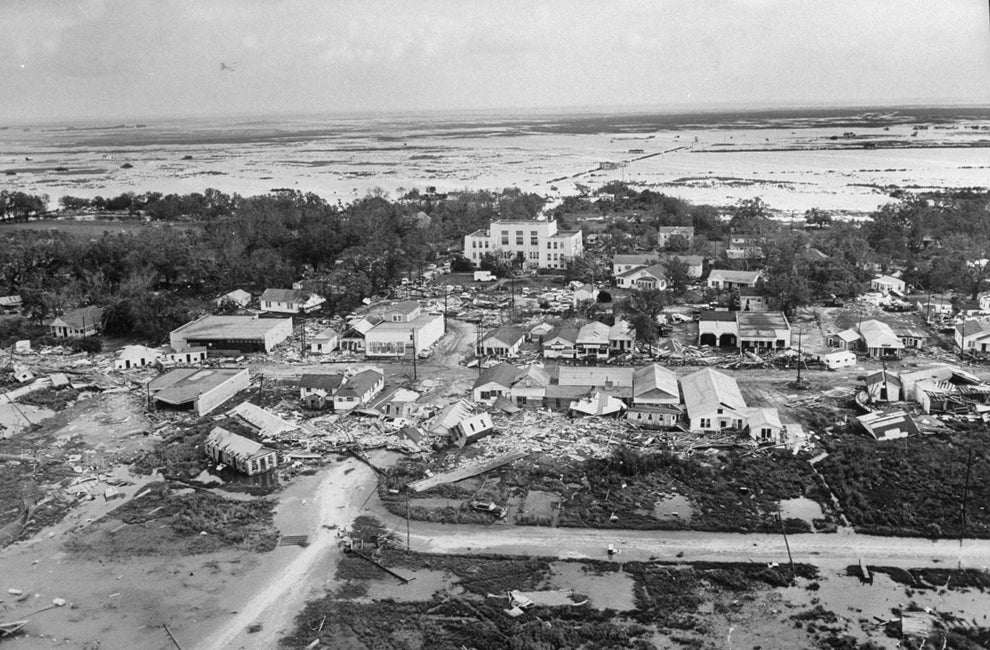 22 Pictures From The Most Destructive Hurricanes In US History 22 Pictures From The Most Destructive Hurricanes In US History