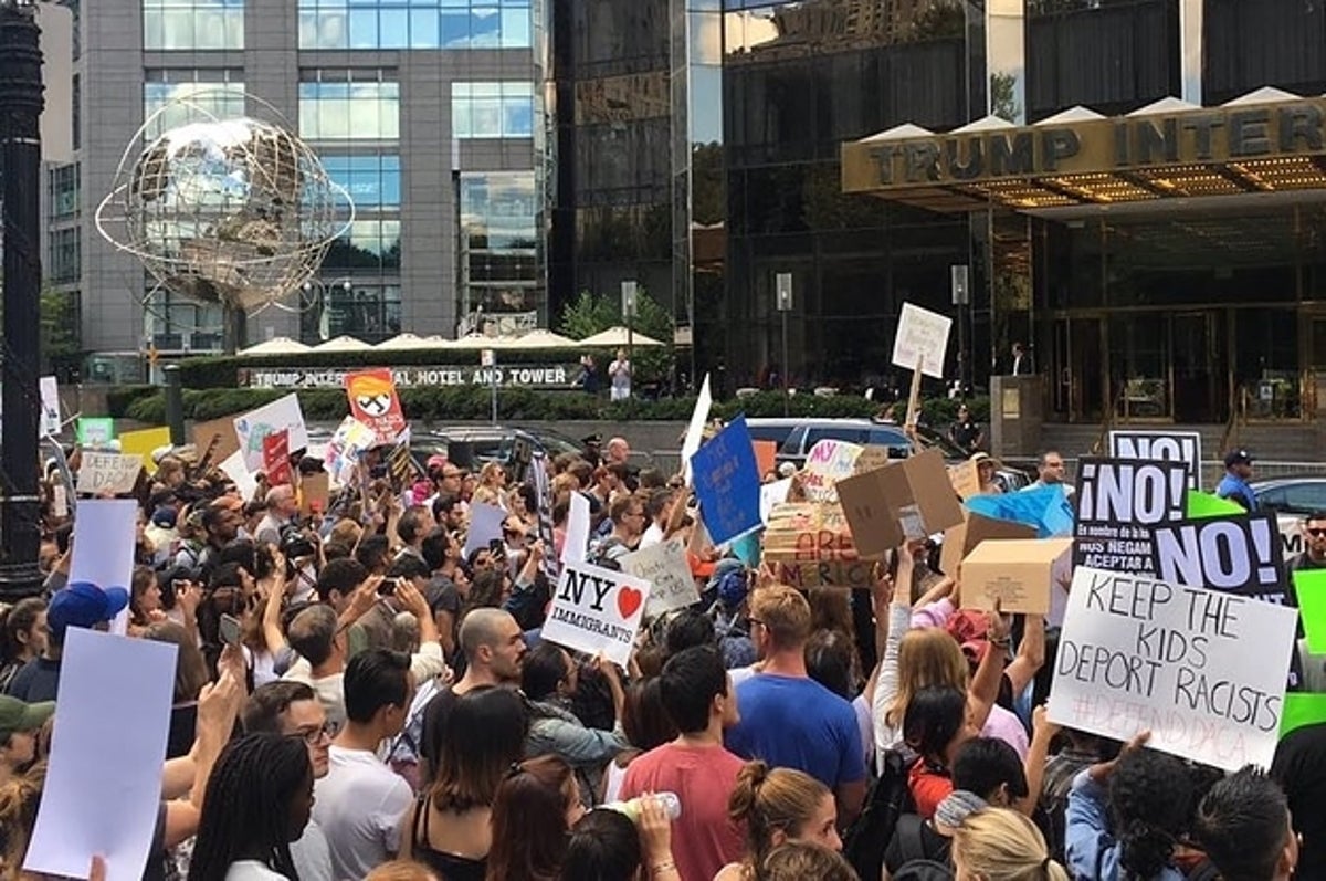 Hundreds Protested Against Trump's DACA Decision Outside His New York Hotel