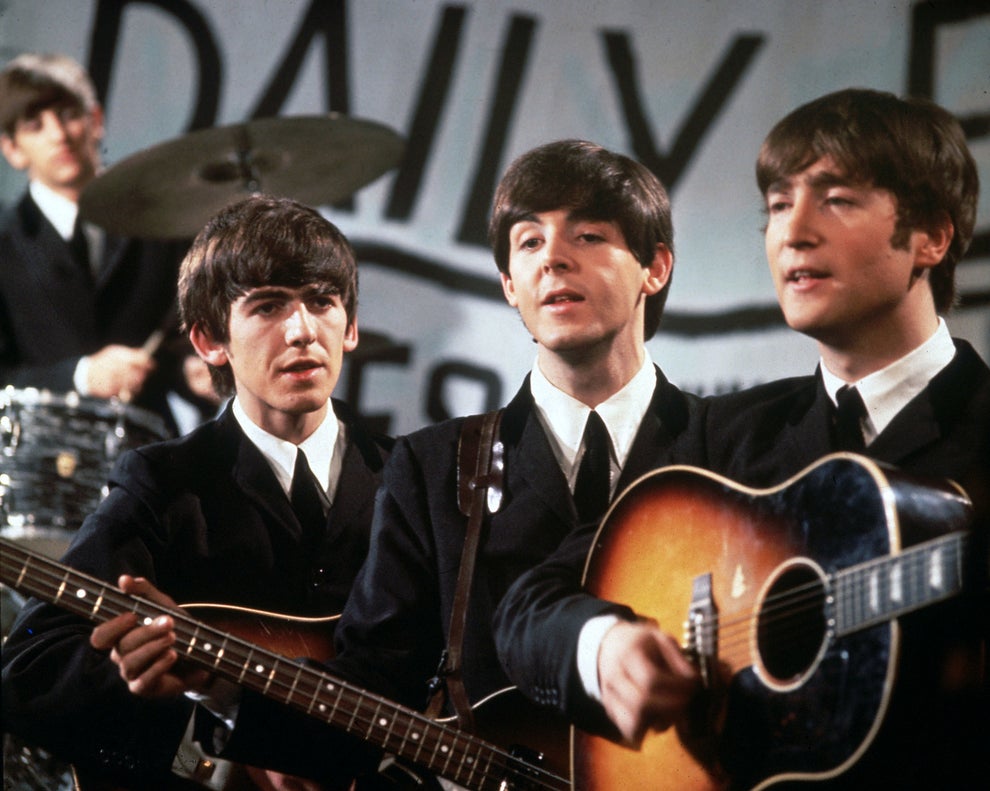 23 Photos That Prove Beatles Fans Were Doing The Absolute Most In The '60s
