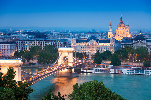 Pick An Outfit And We'll Tell You Which European City You Should Travel To