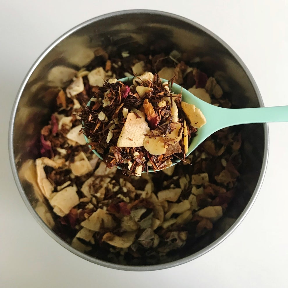 This Calming Winter Tea Recipe Will Help You Relax And Fall Asleep At Night