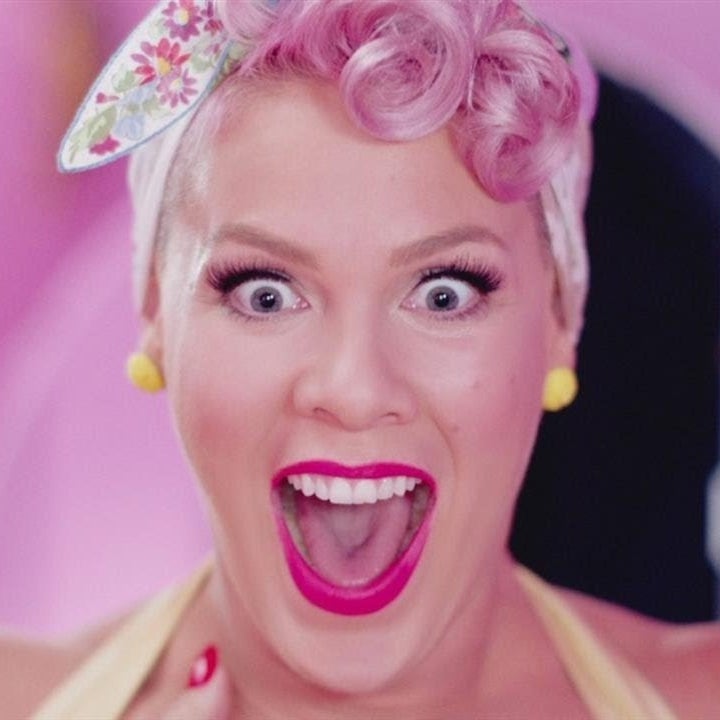 17 Stunning Pictures Of Pop Stars In Their First Music Video Vs. Their ...