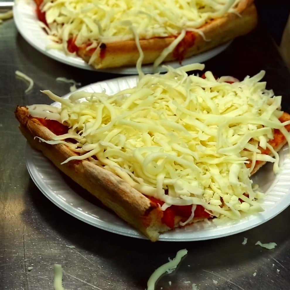 16 Crimes Against Pizza That'll Make You Say WHY???