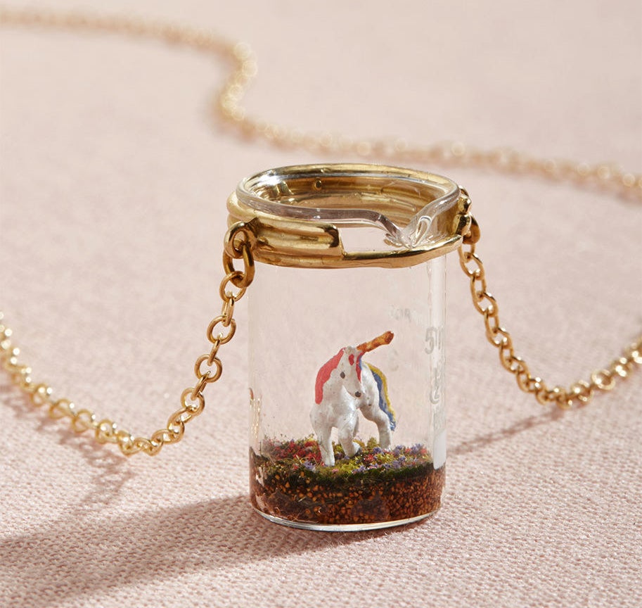 27 Awesomely Unusual Accessories To Add To Any Outfit