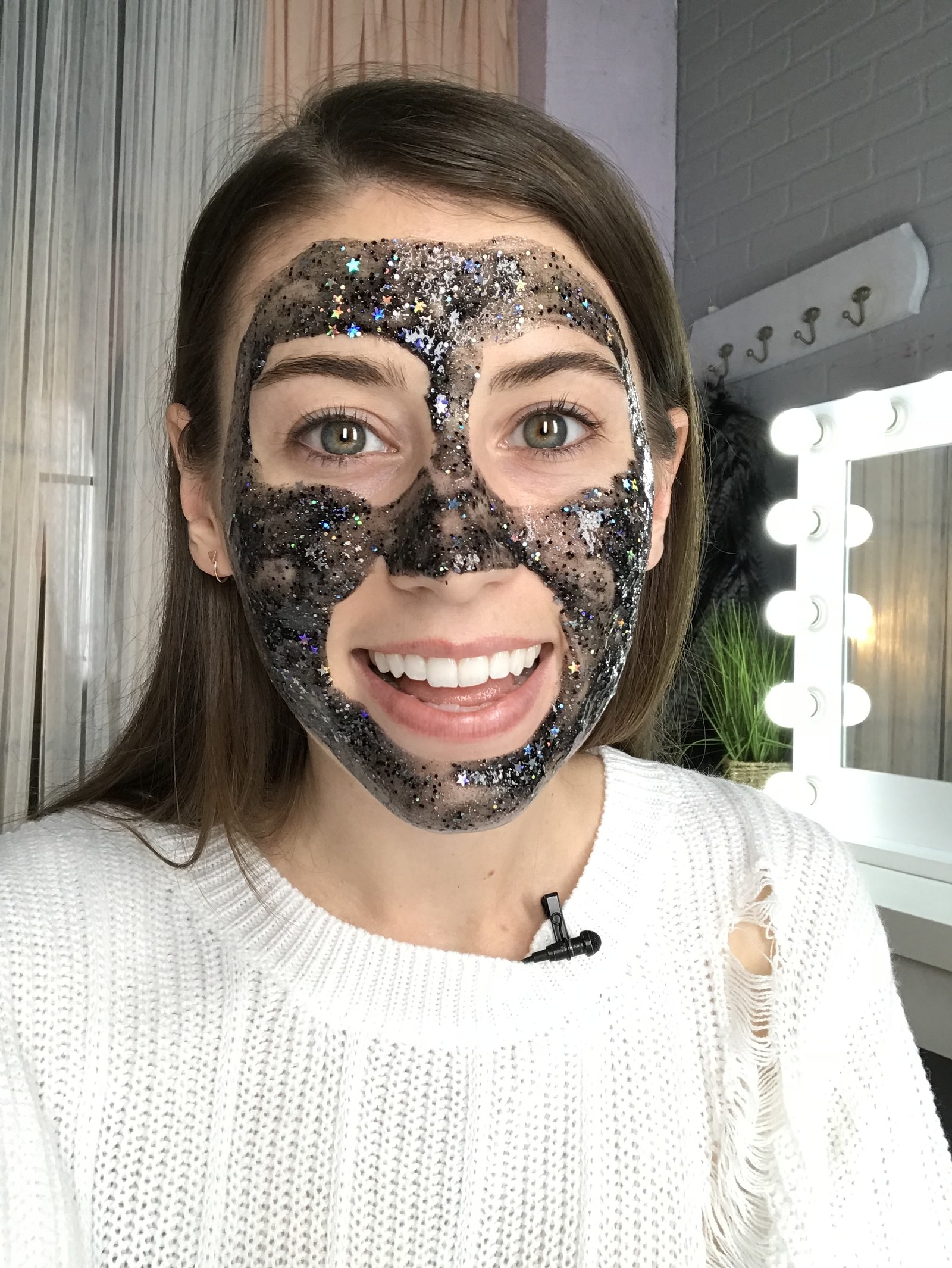 We Tried The Viral Glitter Mask That's All Over The Internet And Here's ...