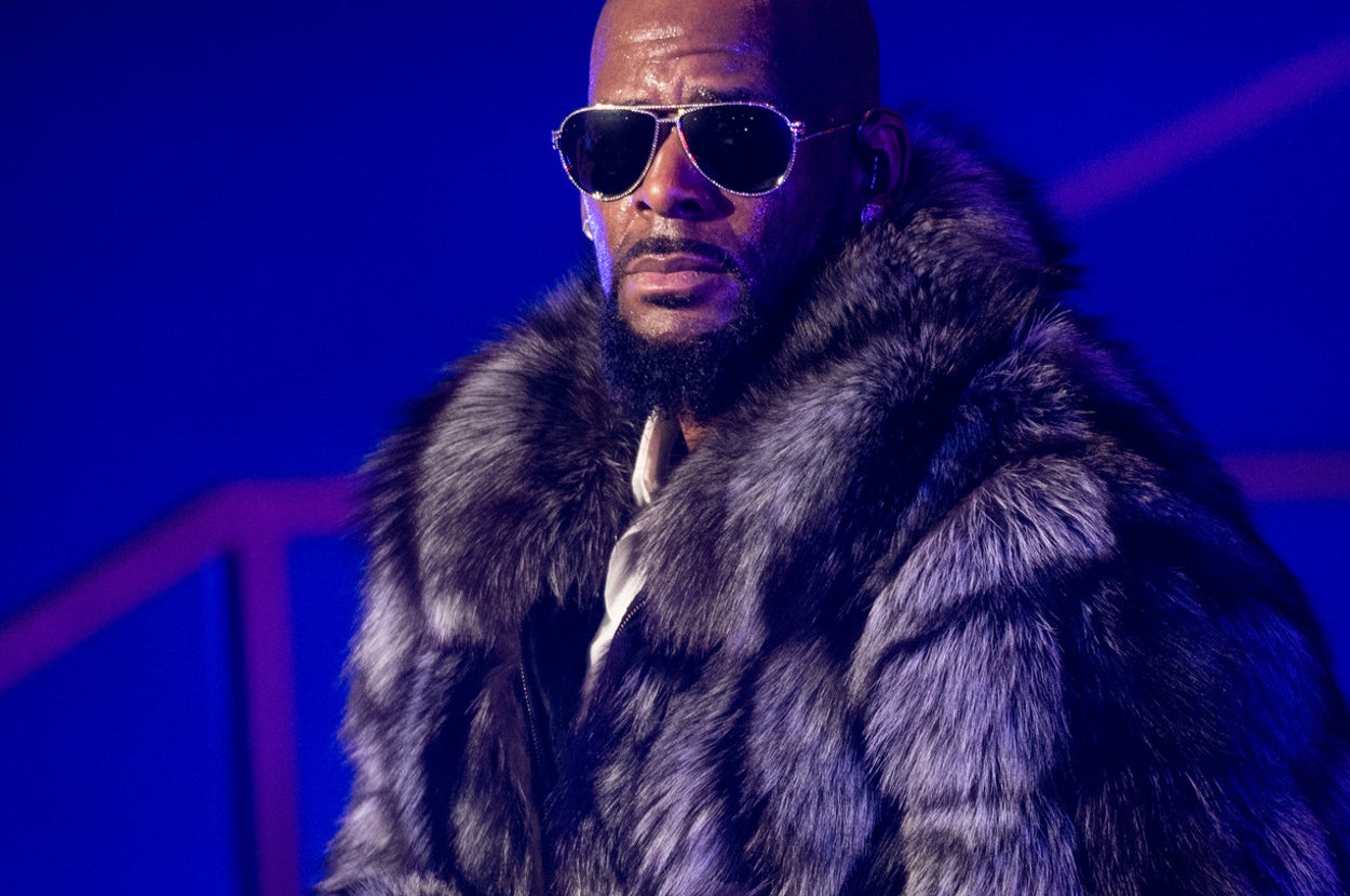 The Man Accused Of Robbing Two Of R. Kelly's Homes Has Turned Himself In