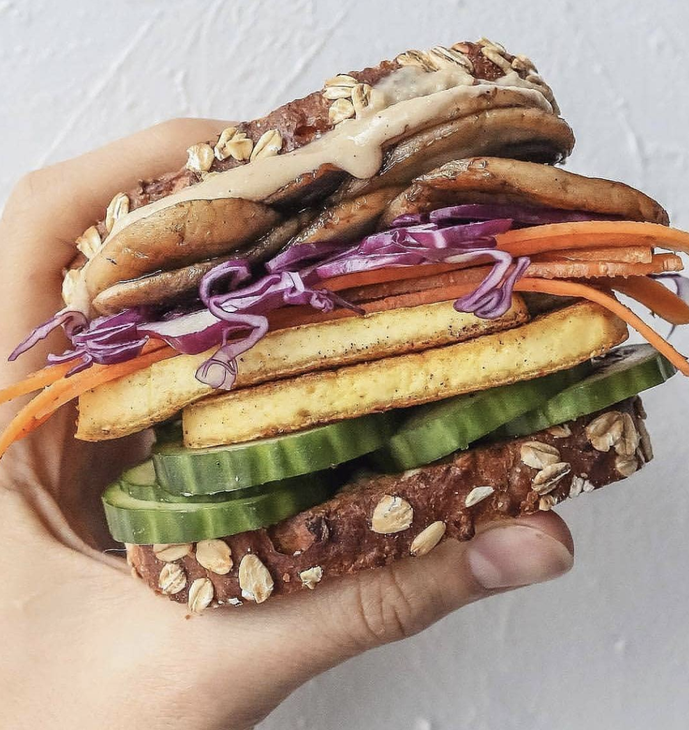 12 Food-Related Resolutions For Anyone Who Wants To Enjoy Eating More