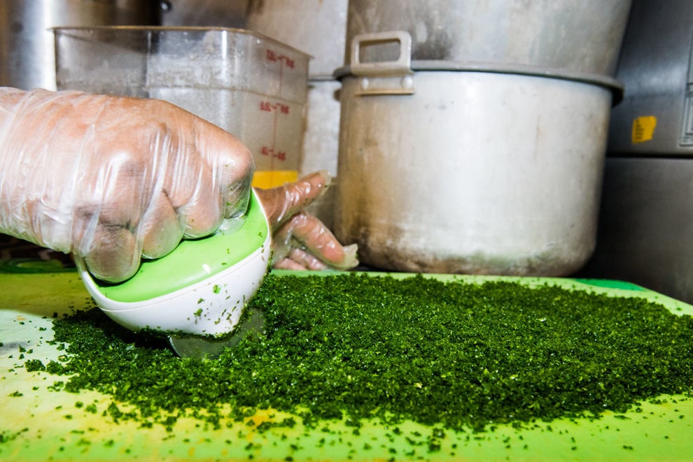 We Worked In The Cheesecake Factory Prep Kitchen For A Day And Here’s ...