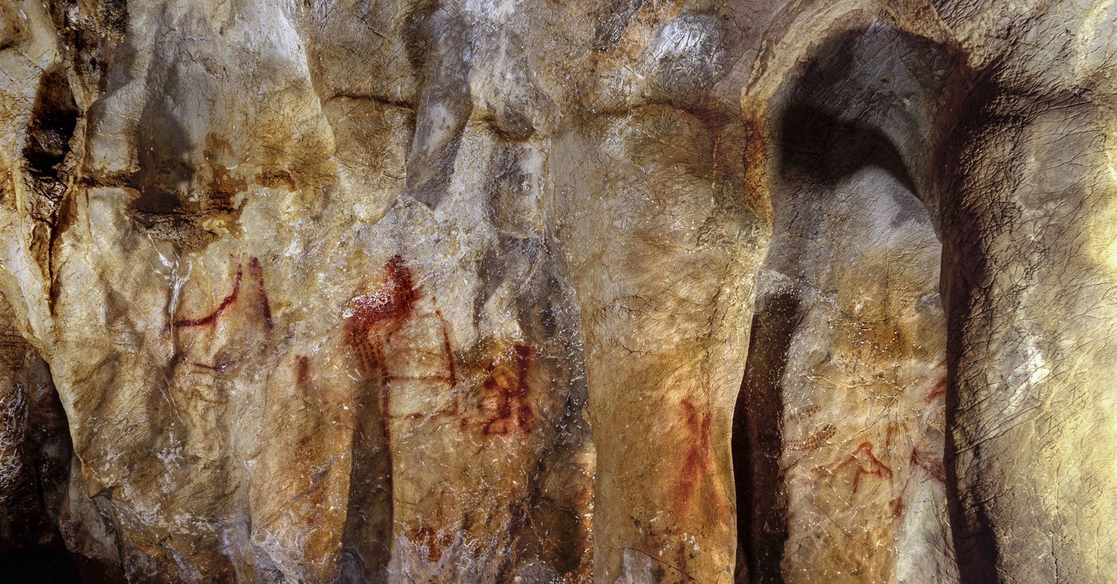 Scientists Have Discovered Cave Paintings With Sophisticated Symbolism ...