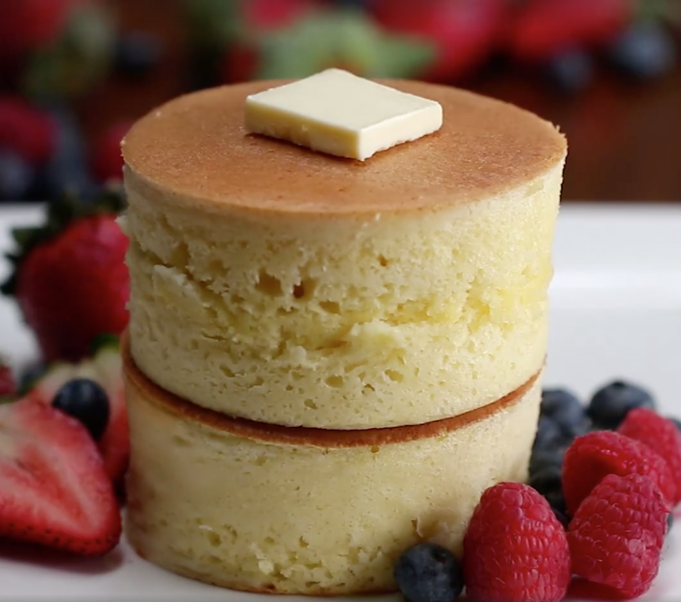 16 Recetas creativas de hot cakes para variarle al de siempre
