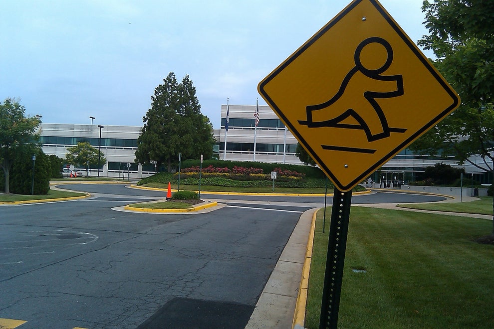 18 Really Clever Signs That Should Exist Everywhere