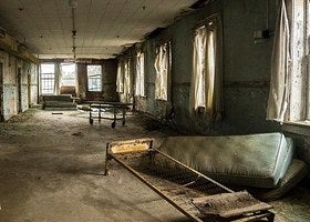 Design A Spooky Hotel And We'll Tell You About The Ghost That Lives In It