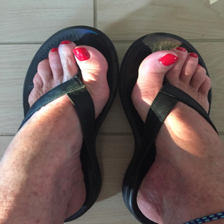 13 Comfy And Cute Pairs Of Flip-Flops Our Readers Actually Swear By