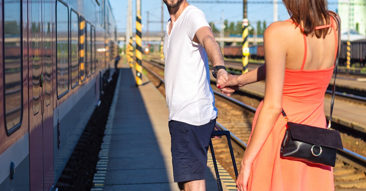 Here's How People In Long-Distance Relationships Manage To Make Things Work