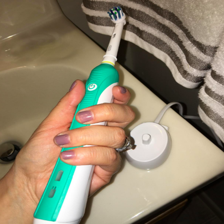 This Actually-Affordable Electric Toothbrush Makes Taking Care Of Your ...