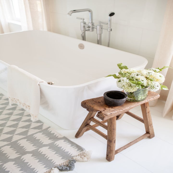 17 Perfect, Gorgeous Bathtubs You’ll Wish You Had In Your Home