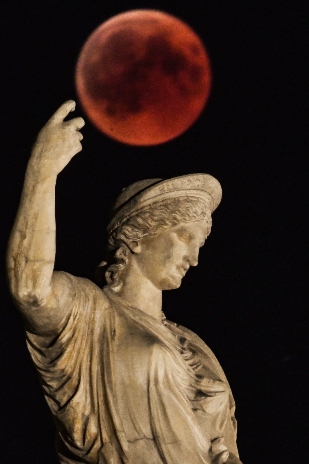 These Stunning Pictures Show The Blood Moon During The Longest Lunar ...
