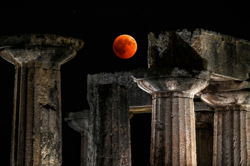 These Stunning Pictures Show The Blood Moon During The Longest Lunar ...