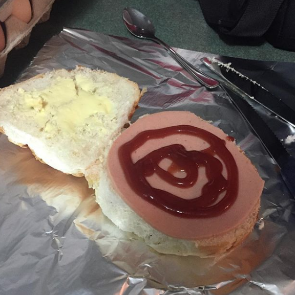 11 Australian Foods Everyone Needs To Try And 11 We Should Pretend Don ...