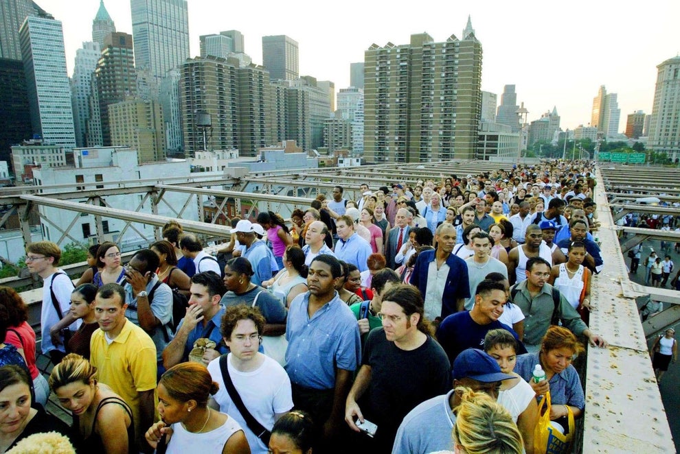 23 WTF Pictures From When All The Lights Went Out In NYC