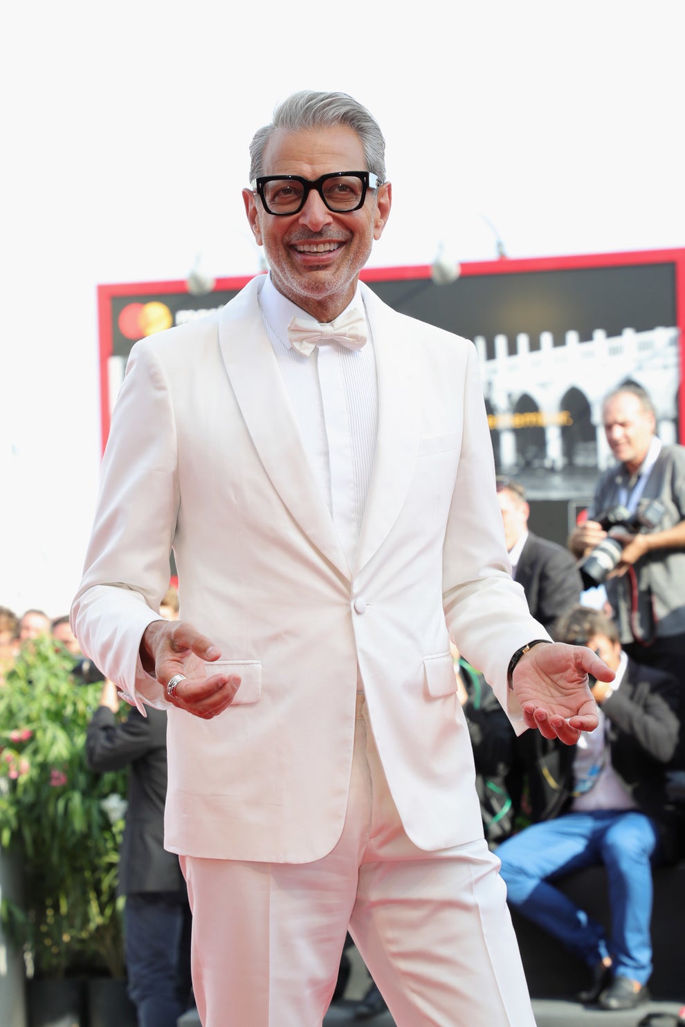 Literally Just 14 Pictures Of Jeff Goldblum Lookin' Like One Dapper ...