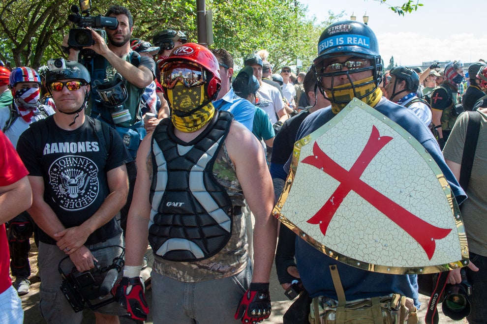 13 Photos Of Rowdy Far-Right And Far-Left Protesters Facing Off In Portland
