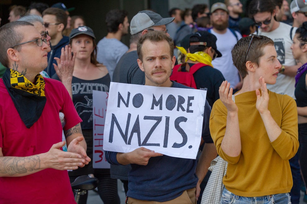 13 Photos Of Rowdy Far-Right And Far-Left Protesters Facing Off In Portland