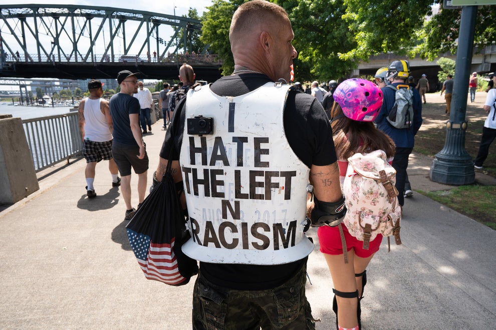 13 Photos Of Rowdy Far-Right And Far-Left Protesters Facing Off In Portland