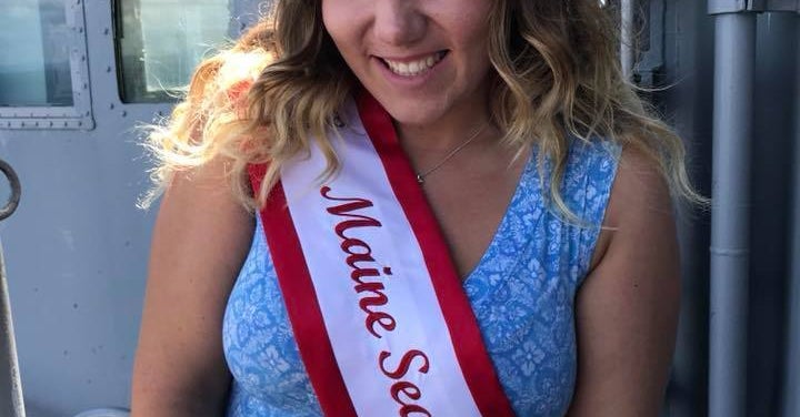 This Teen Lost Her "Sea Goddess" Crown Because Of Finsta Photos. People ...