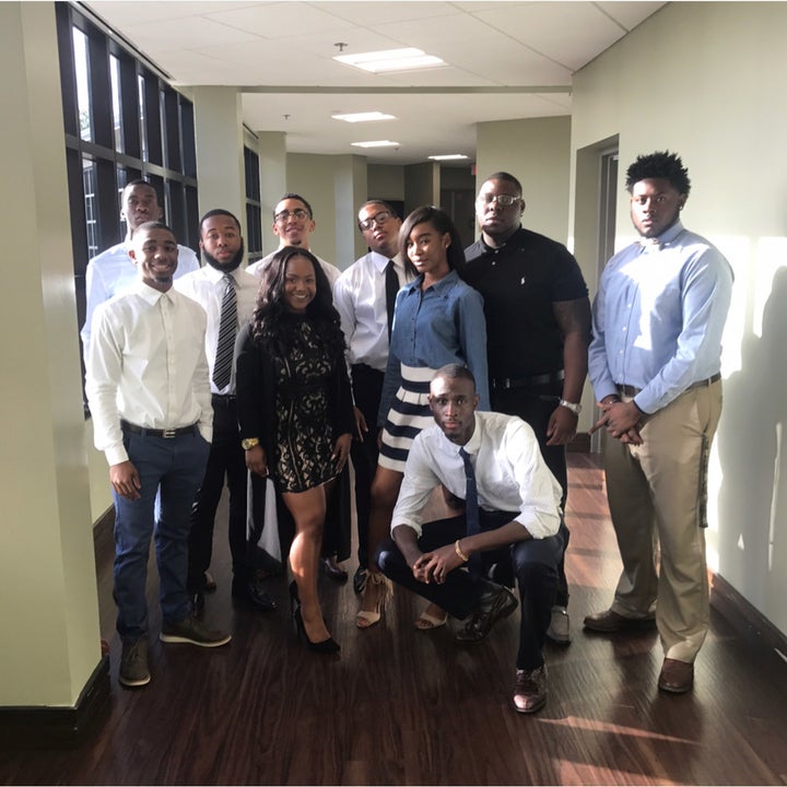 A White Man Pulled A Gun On Black College Students Who Were Trying To ...