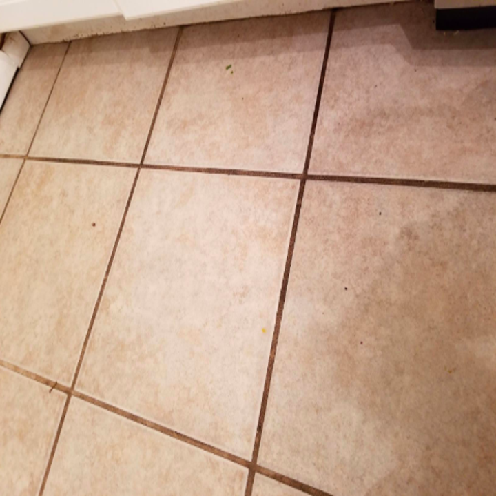 24 Clever Tricks For Tackling Disgusting Bathroom Problems