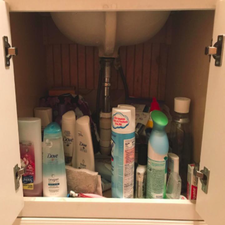 24 Clever Tricks For Tackling Disgusting Bathroom Problems