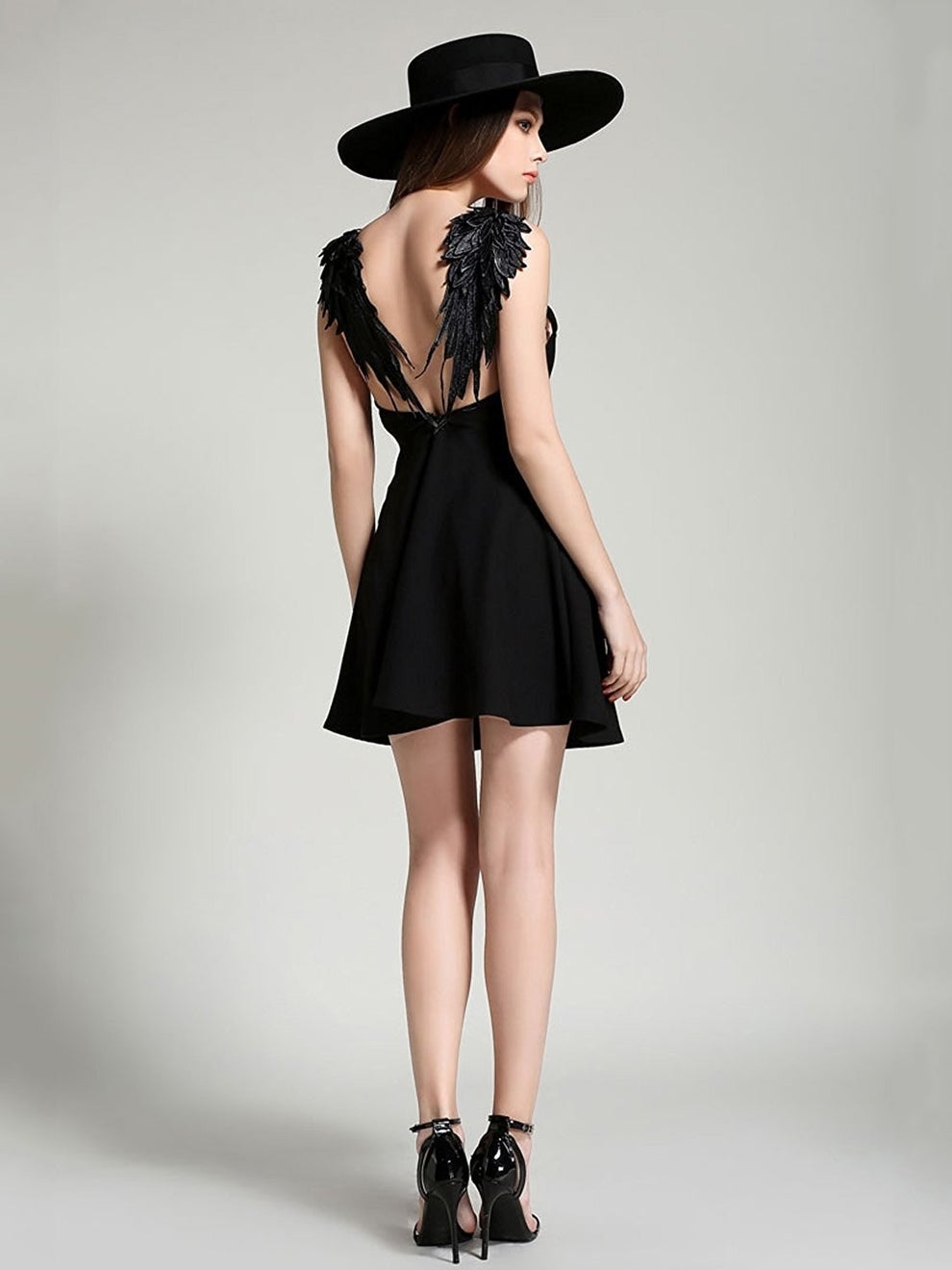 31 Gorgeous Pieces Of Clothing That Look Even Better From Behind