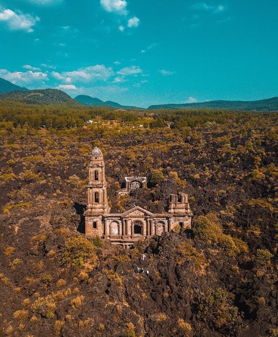 8 Pueblos fantasmas en México que son tan mágicos como escalofriantes