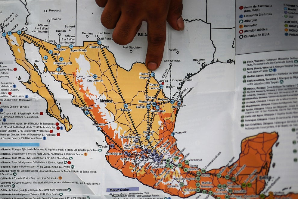These Dramatic Pictures Capture The Caravan Of Migrants On Its Way To