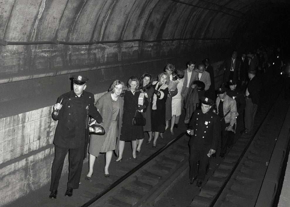 19 Unbelievable Pictures From The Early Years Of The NYC Subway