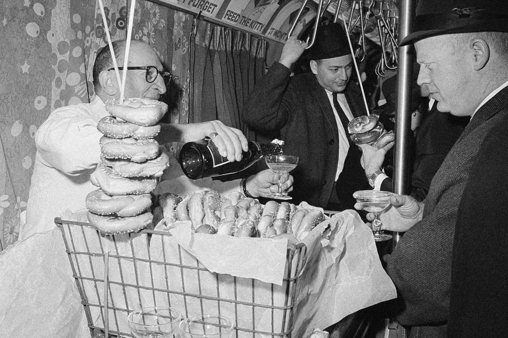 19 Unbelievable Pictures From The Early Years Of The NYC Subway