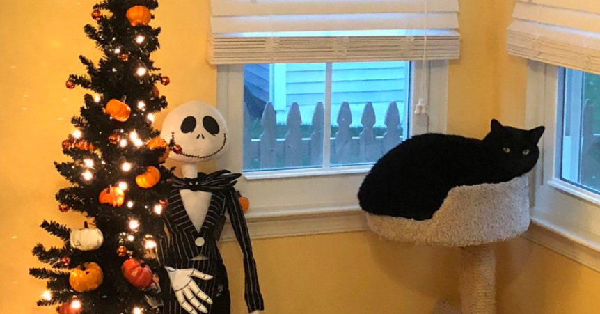 Please Look At These Truly Excellent Halloween Trees