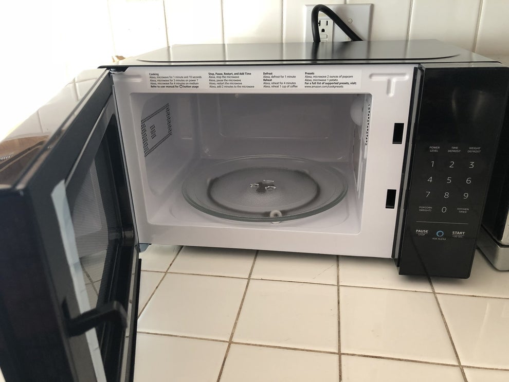 AmazonBasics Microwave Review: The Voice-Controlled Appliance Makes ...