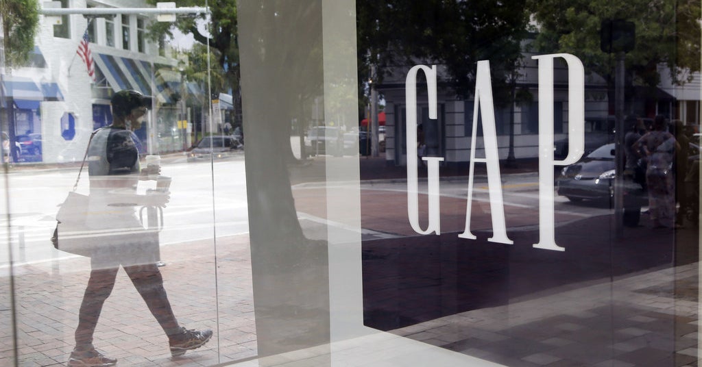 Gap Will Quickly Close Hundreds Of Stores