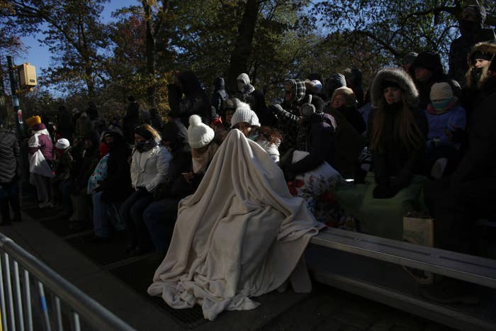 Photos Of People At The New York Thanksgiving Parade In The Freezing Cold
