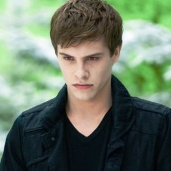 31 "Twilight" Guys Ranked From "Dead To Me" To "Bite Me Please"