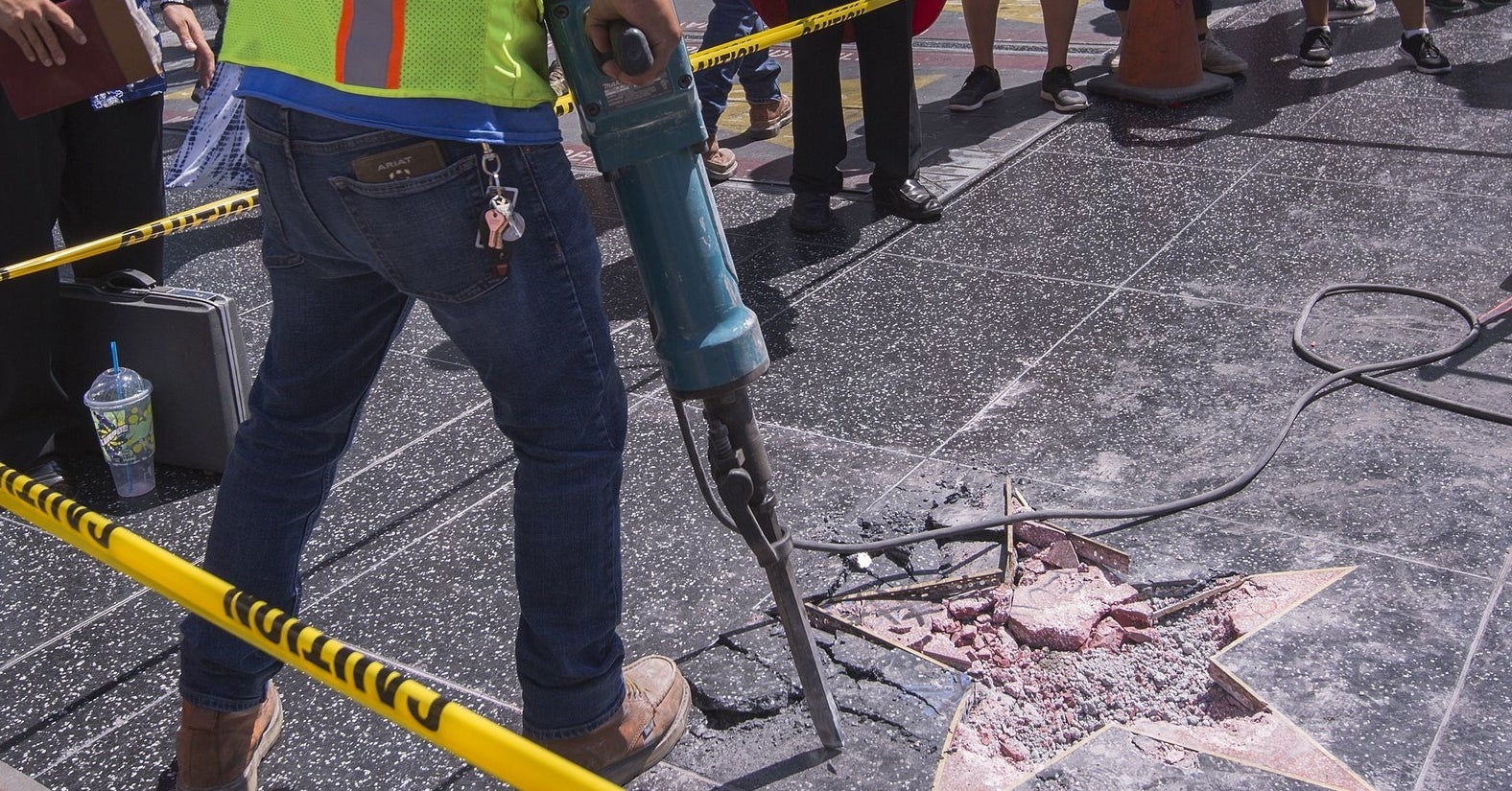 Austin Clay Pleaded Guilty To Felony Vandalism For Destroying President ...