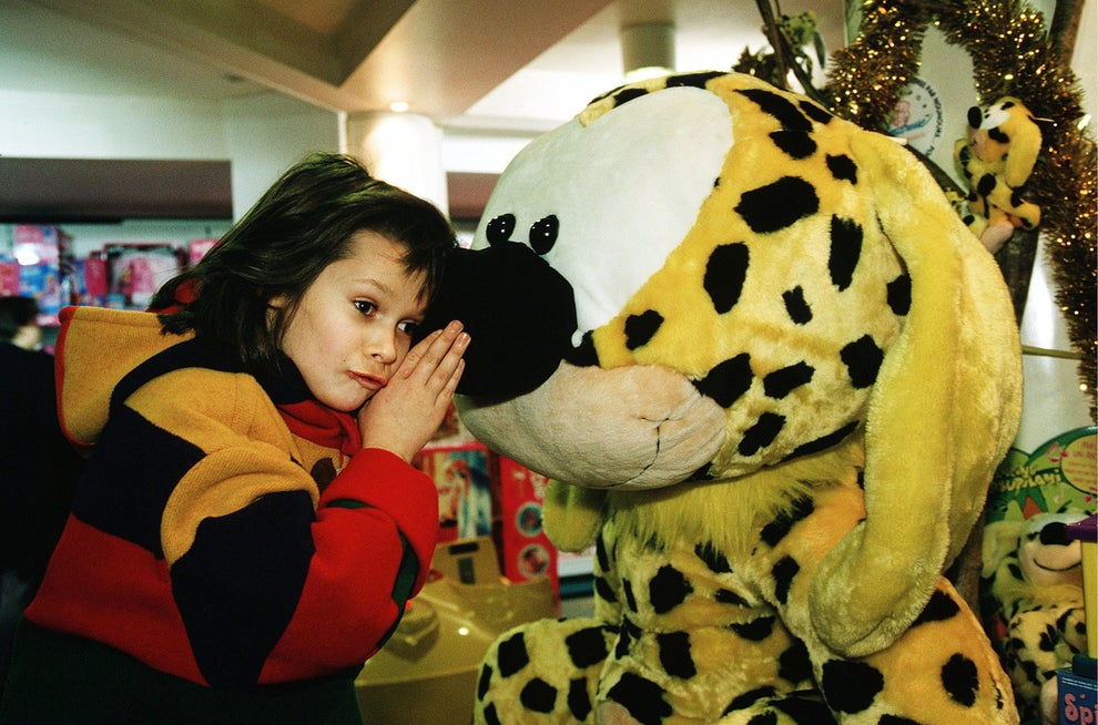 This Is What Christmas Shopping Looked Like In The ’90s