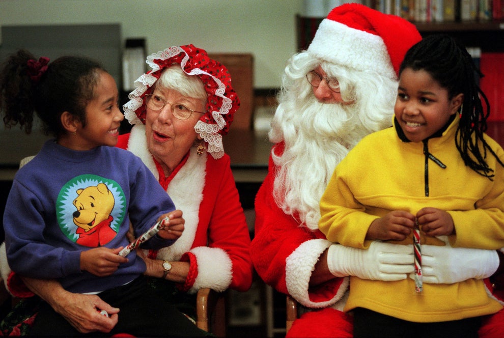 This Is What Christmas Shopping Looked Like In The ’90s