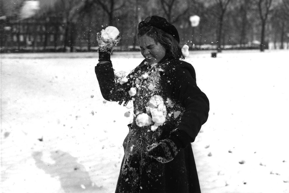 25 Pictures From History That Perfectly Capture The Spirit Of Winter