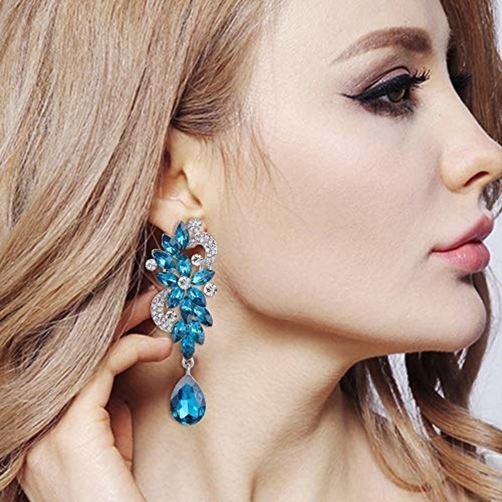 30 Gorgeous Accessories Under $25 For Your Wedding