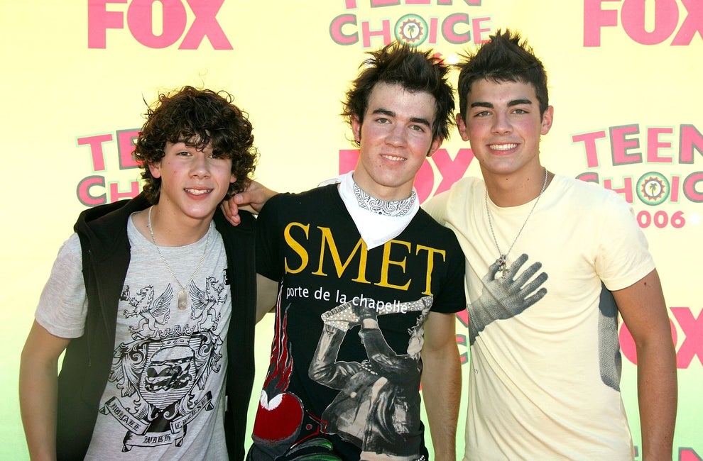 41 Awkward Pictures Of The Jonas Brothers
