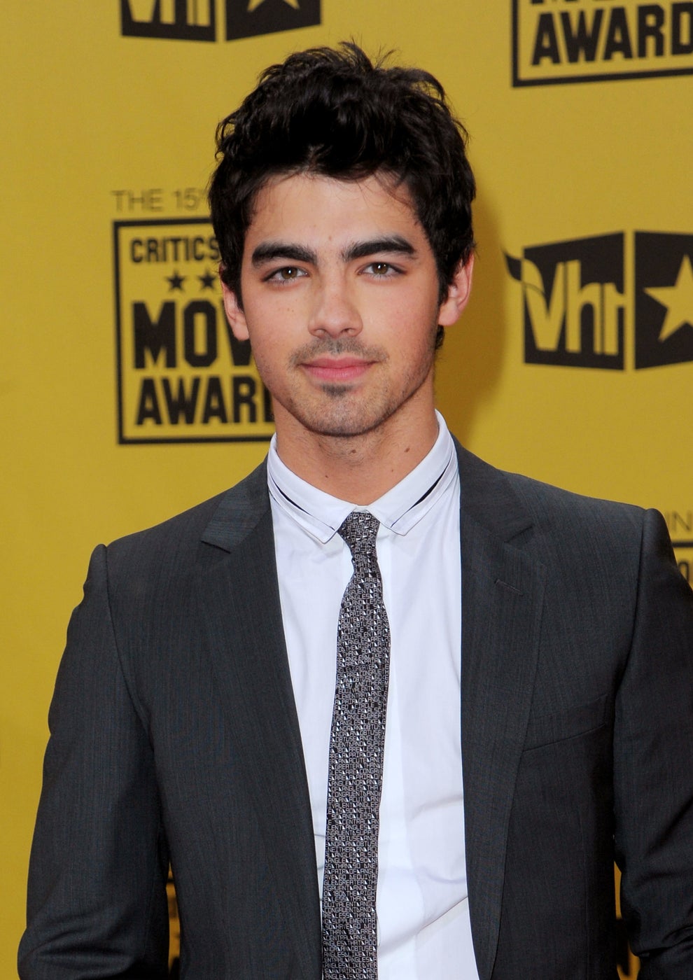 22 Pictures That Show Joe Jonas' Dramatic Hair Journey